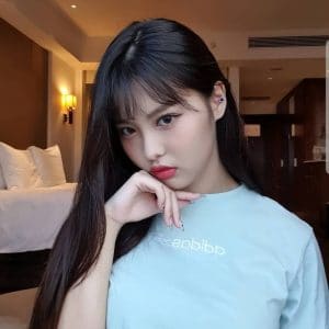 Lee Ahin (Momoland) Age, Body, Hair, Relationships, Family - Kpop Wiki