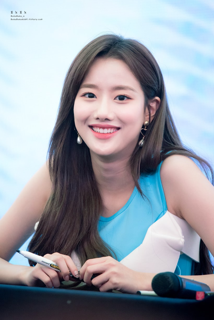 Lee Naeun (APRIL) - Age, Height, Boyfriend, Parents, Bio - Kpop Wiki