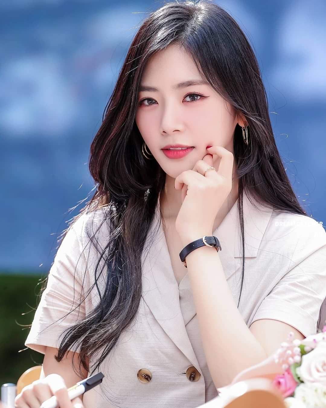JiU (Dreamcatcher) - Age, Height, Family, Parents, Net Worth - Kpop Wiki