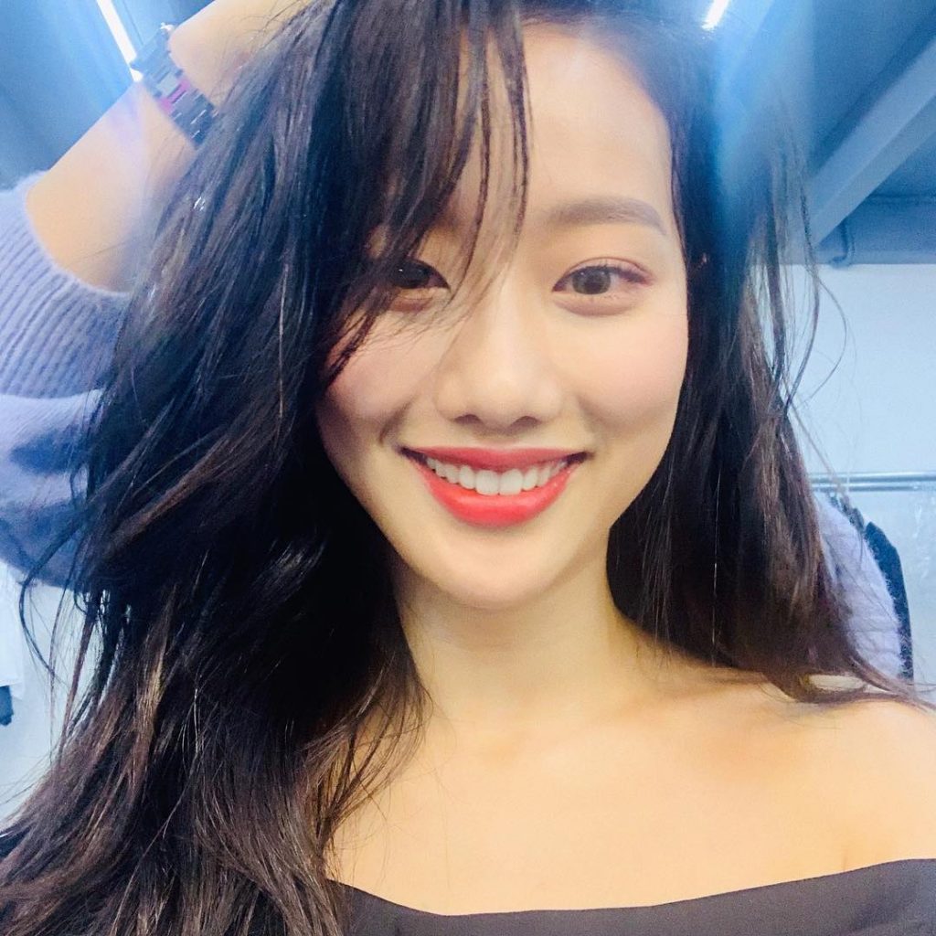 Lee Naeun (APRIL) - Age, Height, Boyfriend, Parents, Bio - Kpop Wiki