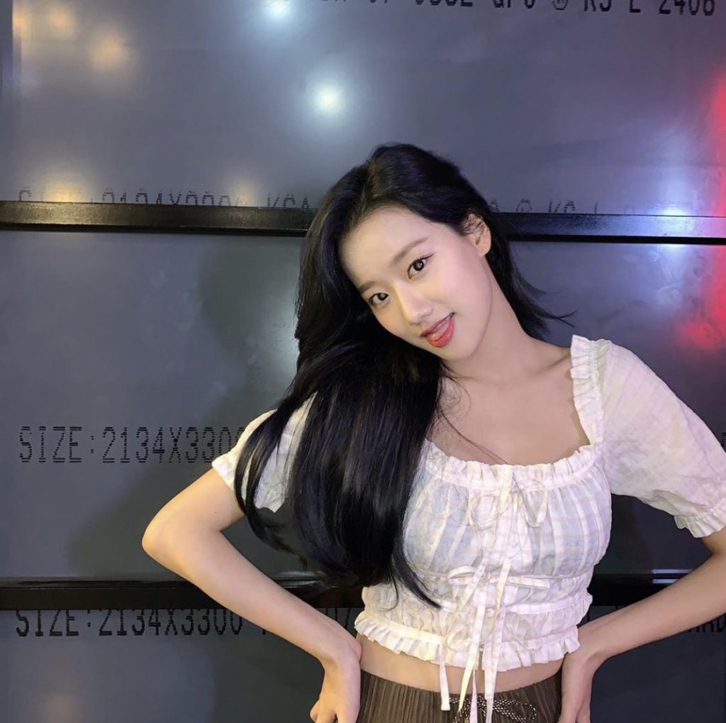 Lee Naeun (APRIL) - Age, Height, Boyfriend, Parents, Bio - Kpop Wiki